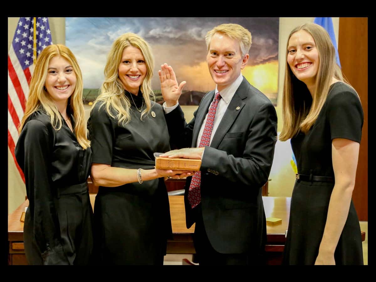Lankford sworn in as senior Senator for Oklahoma in the 118th Congress ...